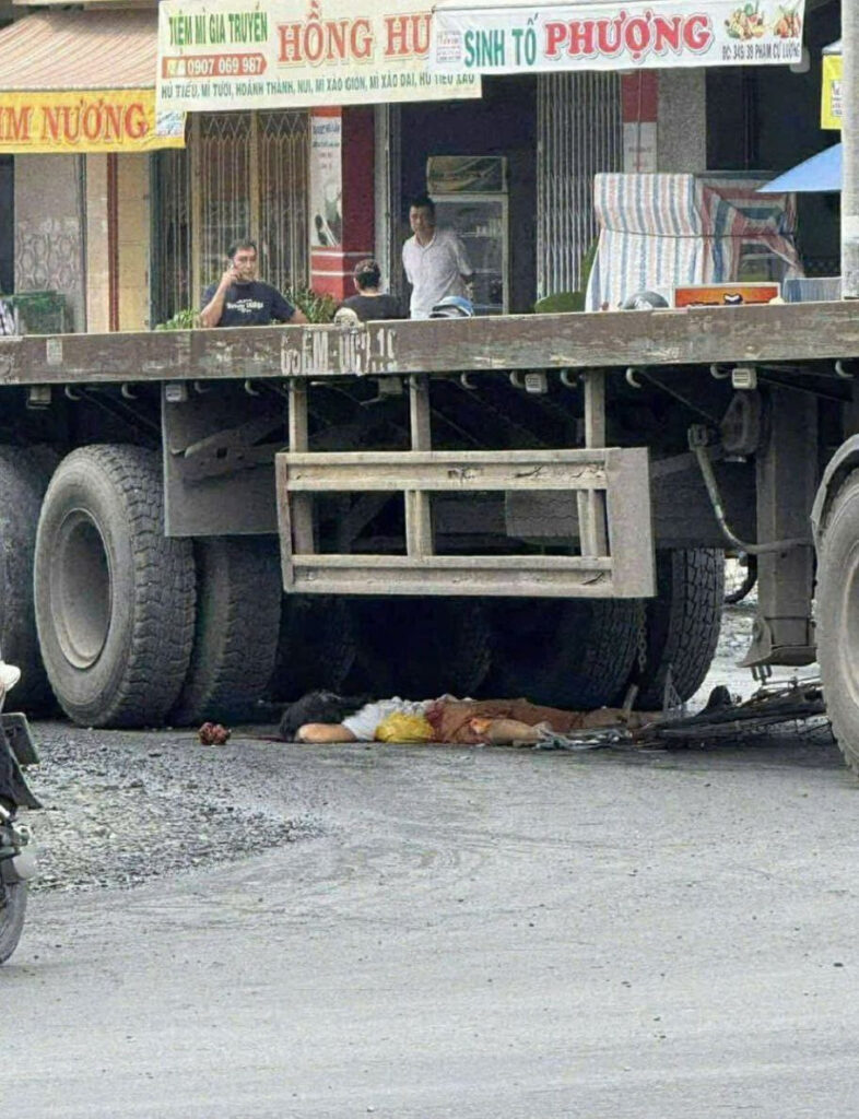 Long Xuyên, An Giang. TNGT Vacham xe đầu kéo khiến 1 ng phụ nữ tv – VN
