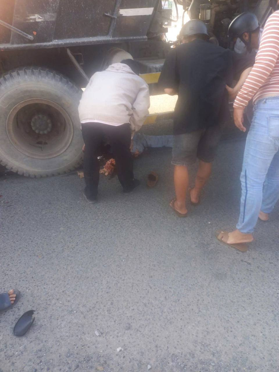 Hậu Giang: va chạm với xe ben 1 người tvong – VN